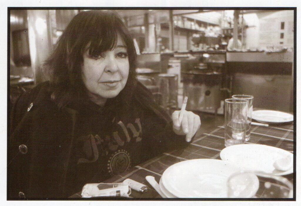 Descansa compañera, Reyna. Te agradecemos por tu poesía y por tus ...